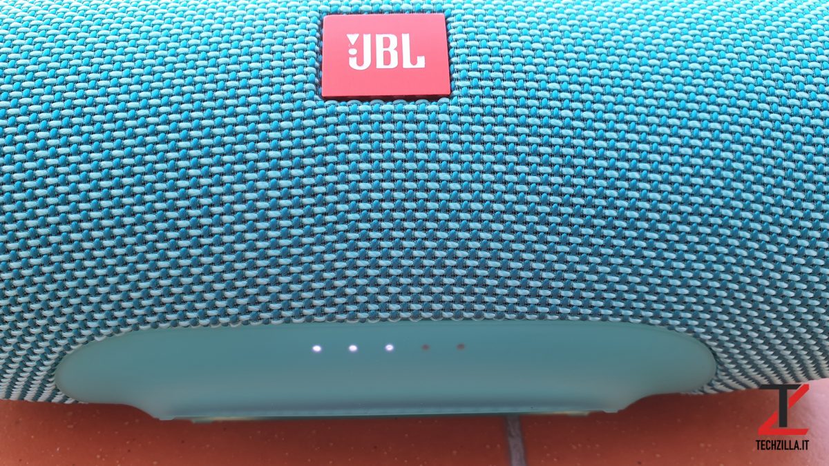 Recensione JBL Charge 4 - Potentissimo con una batteria che accontenta ...