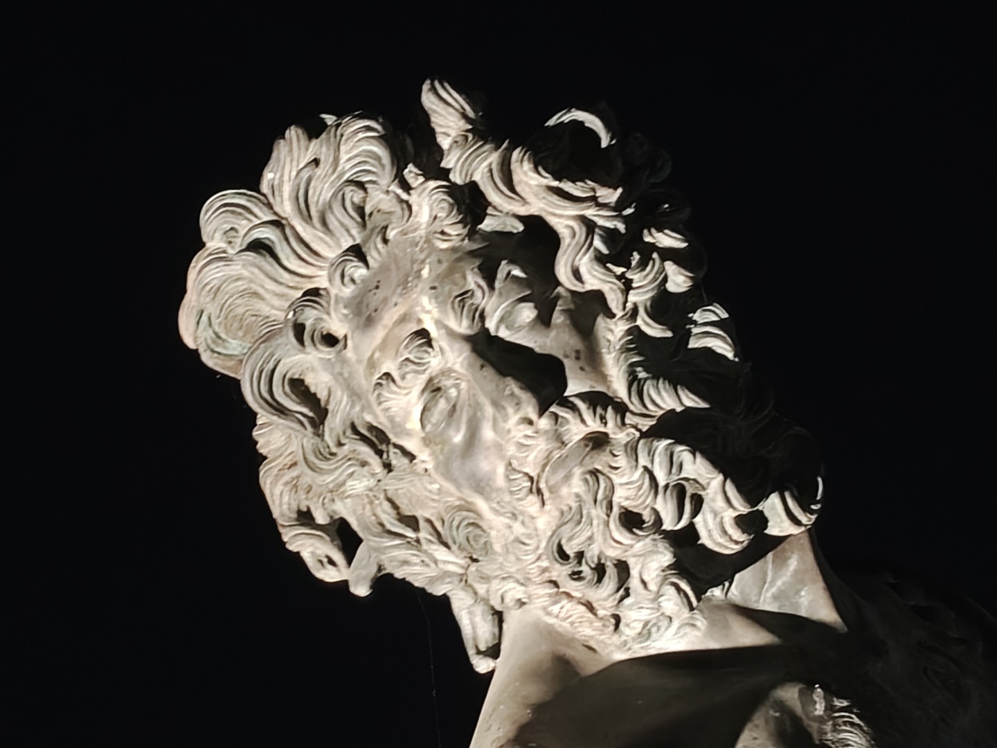 Recensione OnePlus 15: autonomia e fluidità da record, ma con qualche compromesso • Techzilla